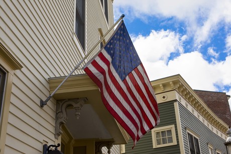 250 American flags on buildings Stock Pictures, Editorial Images and ...