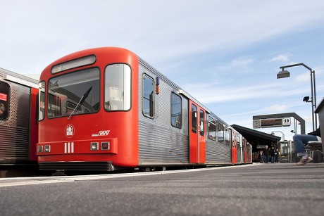 69 Outdoor train station platform Stock Pictures, Editorial Images and ...
