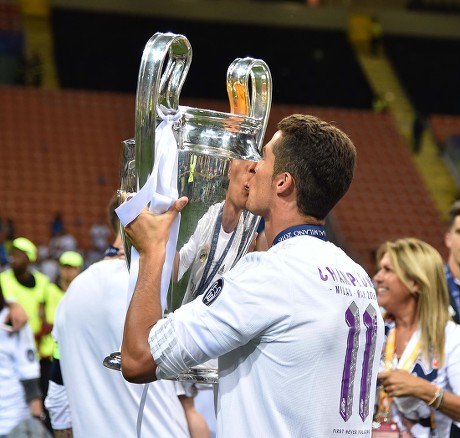 Cristiano Ronaldo Real Madrid Posing Trophy Editorial Stock Photo ...