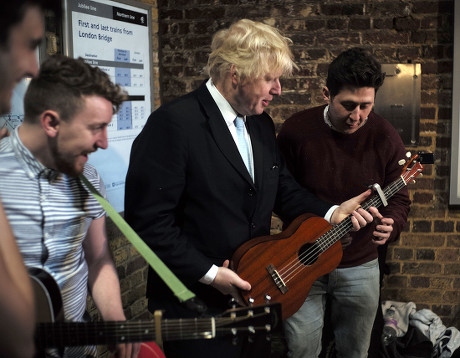 53 Busking and street performance Stock Pictures, Editorial Images and ...