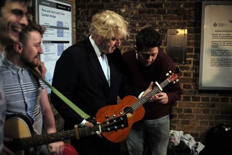 53 Busking and street performance Stock Pictures, Editorial Images and ...