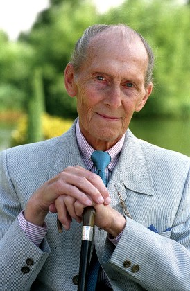 Portraits Peter Cushing Taken During Interview Redakčních stock ...