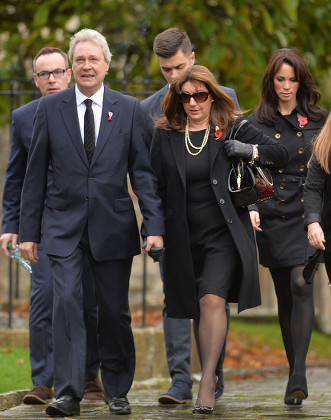 Funeral Lynda Bellingham Church St Bartholomew Editorial Stock Photo ...