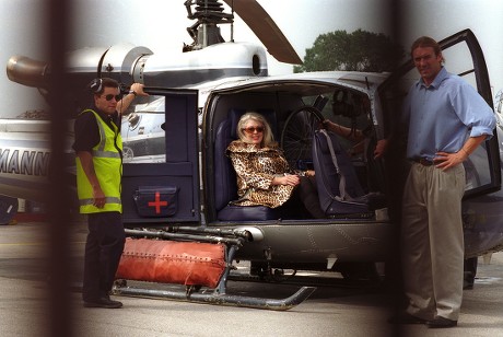 Lady Dale Kanga Tryon Battersea Heliport - Foto de stock de contenido ...