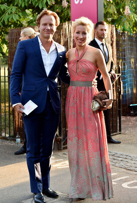 Serpentine Summer Party Serpentine Gallery Kensington Editorial Stock ...