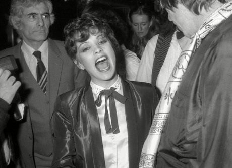 «New Years Eve Stephen Hayter Kisses» — редакционная стоковая ...