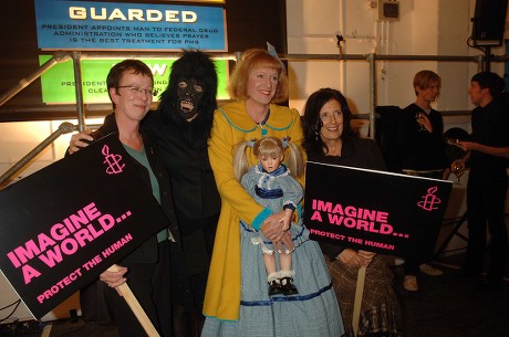 Amnesty International Holds Private View Imagine Editorial Stock Photo ...