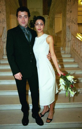 Rufus Sewell Marries Girlfriend Yasmin Abdullah at Camden Registry Office : images éditoriales ...