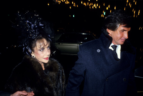 George Hamilton Elizabeth Taylor Leave Annabels Editorial Stock Photo ...
