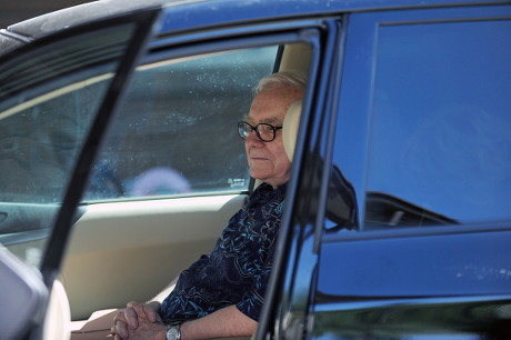 Warren Buffett Head Berkshire Hathaway Arrives Editorial Stock Photo ...