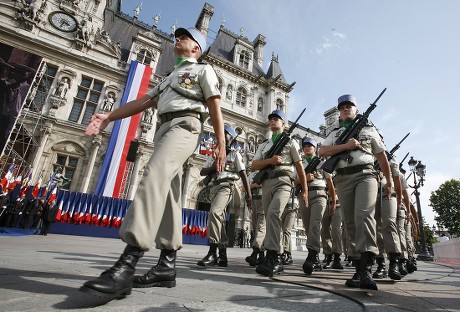 250 Liberation parade of paris Stock Pictures, Editorial Images and ...
