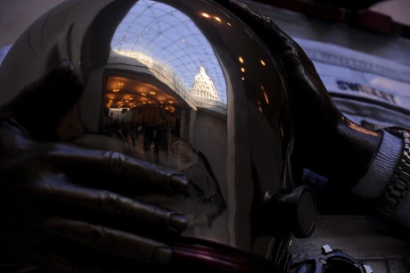 Capitol Dome Seen Through Skylight Reflected Editorial Stock Photo ...