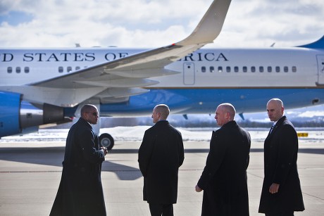 Us Secret Service Agents Wait President Editorial Stock Photo - Stock ...
