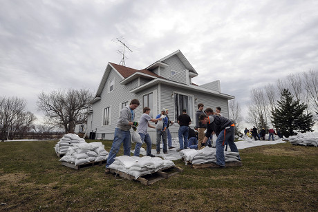 Volunteers Work Sandbag Around Ron Baatzs Editorial Stock Photo - Stock ...