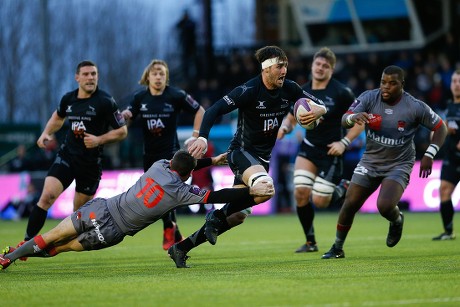 Dan Temm Evades Outstretched Arms Romain Editorial Stock Photo - Stock ...