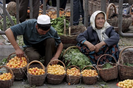 Islamic Merchants Sell Fruit On Roadside Editorial Stock Photo - Stock ...