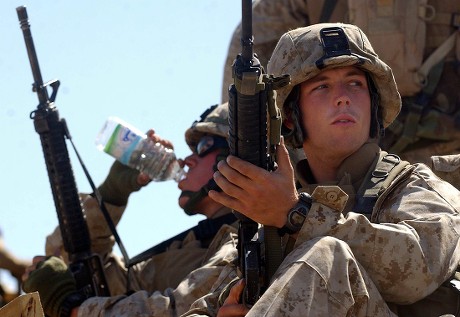 __COUNT__ imágenes de Iraq Us Marines - Apr 2004 - Imágenes de stock ...