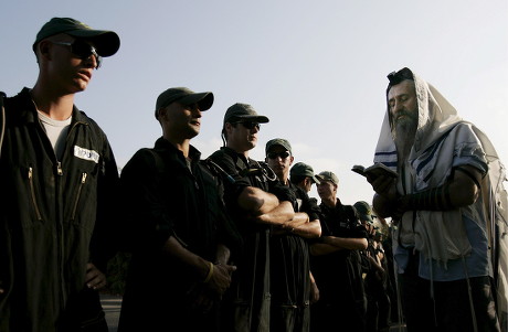 Mideast Gaza Disengagement - Aug 2005 Stock Pictures, Editorial Images ...