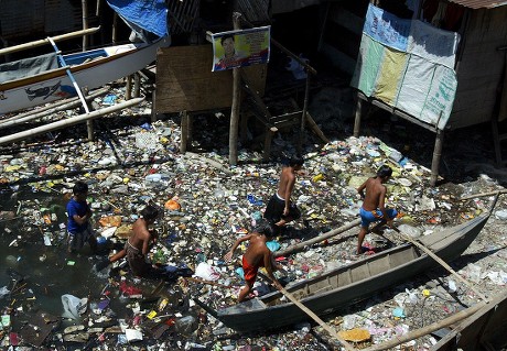 Filipino Children Beat Heat By Bathing Editorial Stock Photo - Stock ...