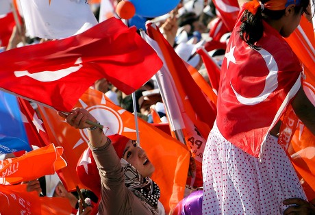Female Supporters Turkeys Ruling Pro Islamist Editorial Stock Photo ...