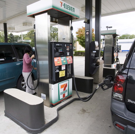 Sign On Gas Pump 7eleven Convenience - Foto de stock de contenido ...