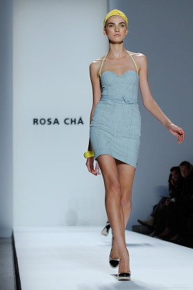 Model Takes Catwalk Rosa Cha Fashion Editorial Stock Photo - Stock ...