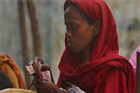 Bangladeshi Woman Low Income Groups Count Editorial Stock Photo - Stock ...