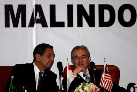 Indonesian Defense Minister Juwono Sudarsonol Chats Editorial Stock ...