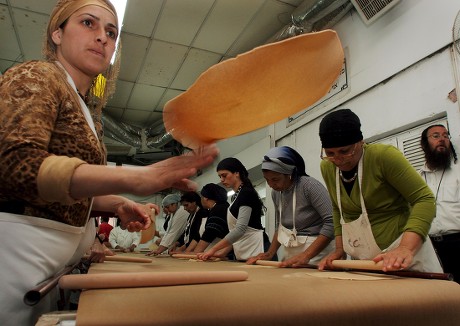 Ultraorthodox Jewish Woman Flips Hand Made Editorial Stock Photo ...
