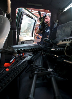 Israeli Security Guard Places M16 Rifles Editorial Stock Photo - Stock ...