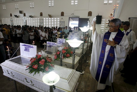 Filipino Priest Gives His Final Blessing Editorial Stock Photo - Stock ...