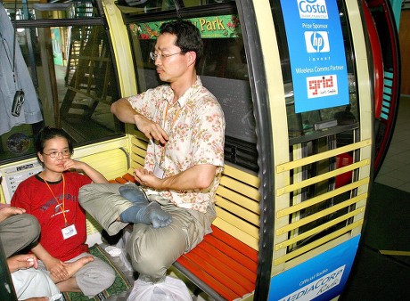 __COUNT__ Singapore Cable Car Competition - Mar 2004 Stock Pictures ...