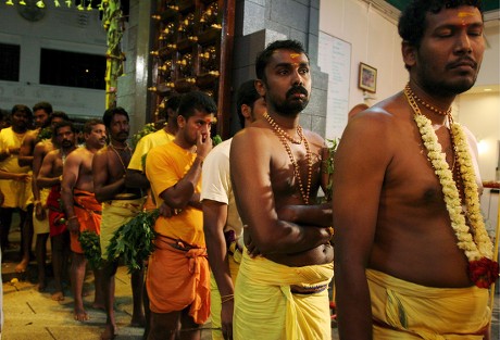 Hindu Devotees Queuing Their Turn Walk Editorial Stock Photo - Stock ...