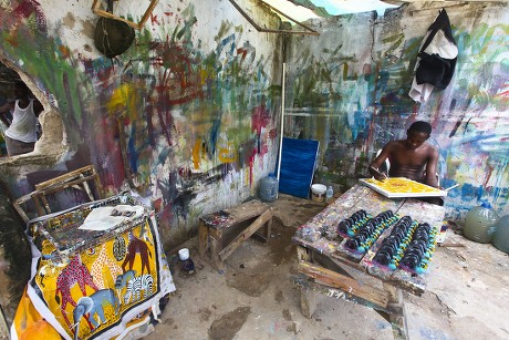 Tanzanian Tingatinga Artist Mkemia Paints On Editorial Stock Photo ...