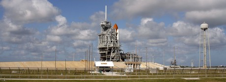 Alligator Bottom Swims Swamp Space Shuttle Editorial Stock Photo ...