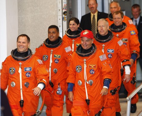 Space Shuttle Discovery Crew Walks Out Editorial Stock Photo - Stock ...