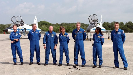 Sts121 Nasa Flight Crew Arrived Kennedy Editorial Stock Photo - Stock ...