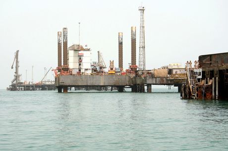 Khawr Al Amaya Oil Terminal Kaaot Editorial Stock Photo - Stock Image ...