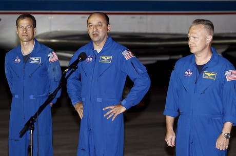 Space Shuttle Endeavour Mission Sts127 Crew Editorial Stock Photo ...