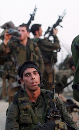 75 Paratroopers walk Stock Pictures, Editorial Images and Stock Photos ...