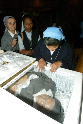 Catholic Nuns Beside Casket Body Italian Editorial Stock Photo - Stock ...