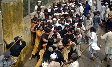Police Batoncharge Flood Victims They Wait Editorial Stock Photo ...