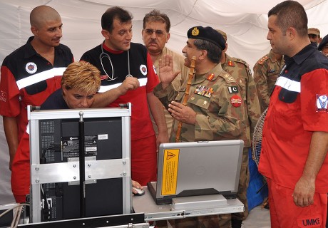 Turkish Doctors Talk Pakistani Army Lt Editorial Stock Photo - Stock ...