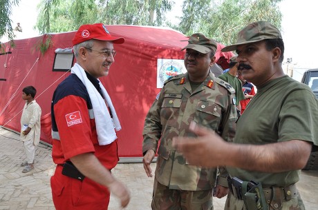 Turkish Doctor Talks Pakistani Army Soldiers Editorial Stock Photo ...