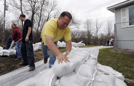 Ron Baatz Other Volunteers Work Sandbag Editorial Stock Photo - Stock ...