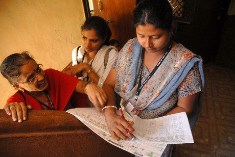 Indian Enumerator Rechecks Information About Familys Editorial Stock ...