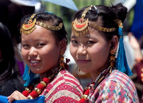 「Nepalese Indigenous People Wearing Traditional Costumes」のエディトリアル写真素材 ...