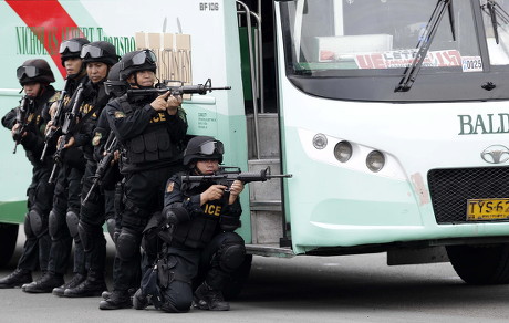 Filipino Police Special Weapons Tactics Swat Editorial Stock Photo ...