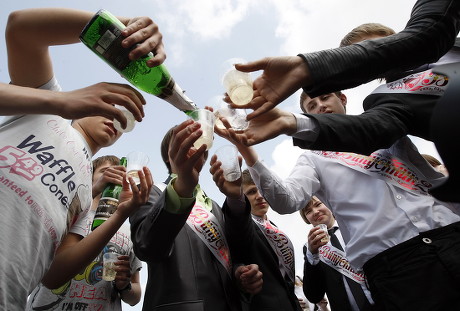 Ukrainian Students Drink Sparkling Alcoholic Beveret Editorial Stock ...
