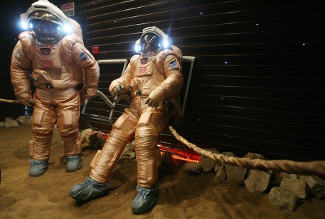 Crewmembers 520day Simulating Flight Mars European Editorial Stock ...